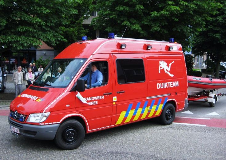 Fire Engines Photos - FD Bree ( Belgium ) Duikteam Mercedes