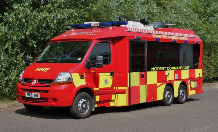 Fire Engines Photos - Surrey ICU Renault PO12HHU