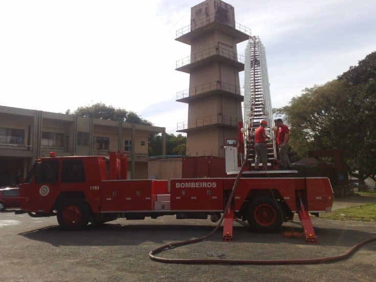 Fire Engines Photos - Volvo B58 Porto Alegre