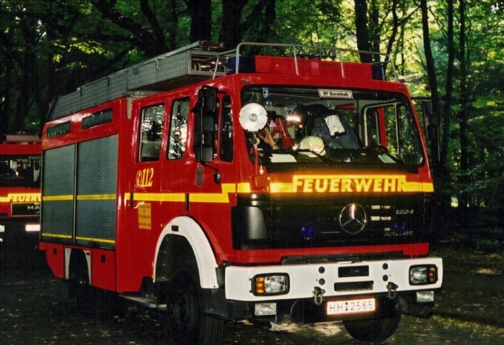 Fire Engines Photos - Hamburg Mercedes HLF HH2565
