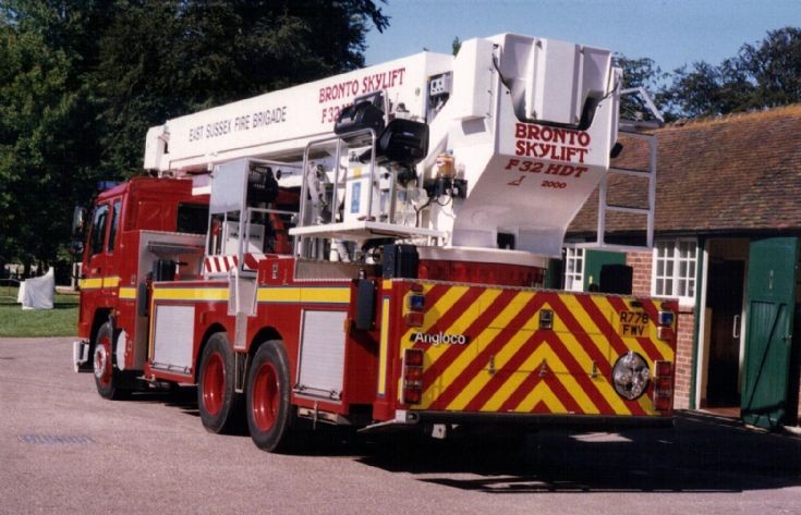 Fire Engines Photos - ESFB Volvo ALP rear