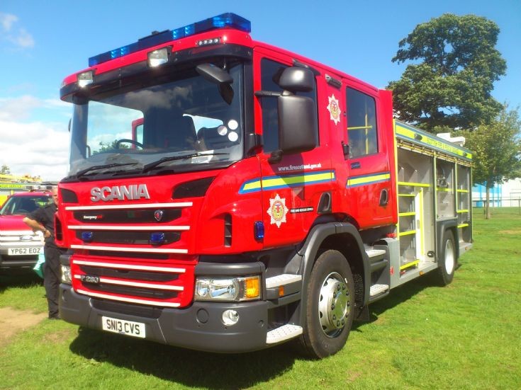 Fire Engines Photos - Scottish FRS Scania SN13CVS