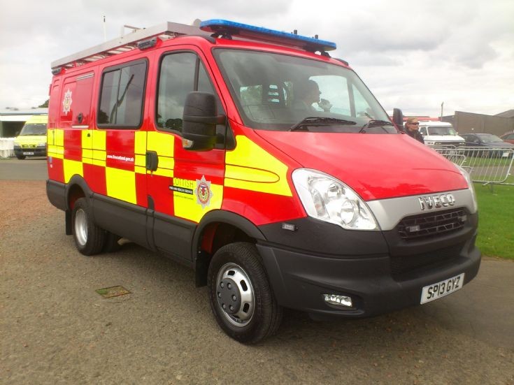 Fire Engines Photos - Scottish FRS Iveco SP13GYZ