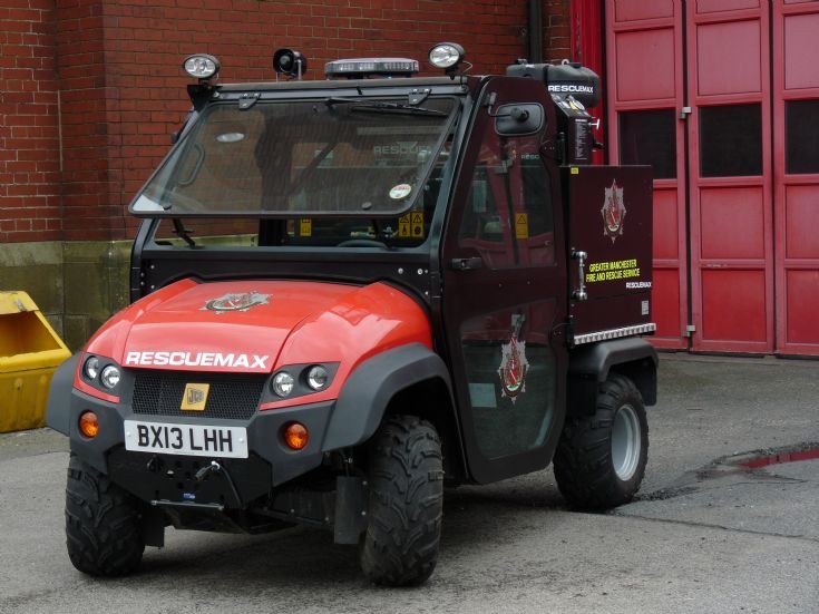 Fire Engines Photos - BX13LHH - A very small fire engine....