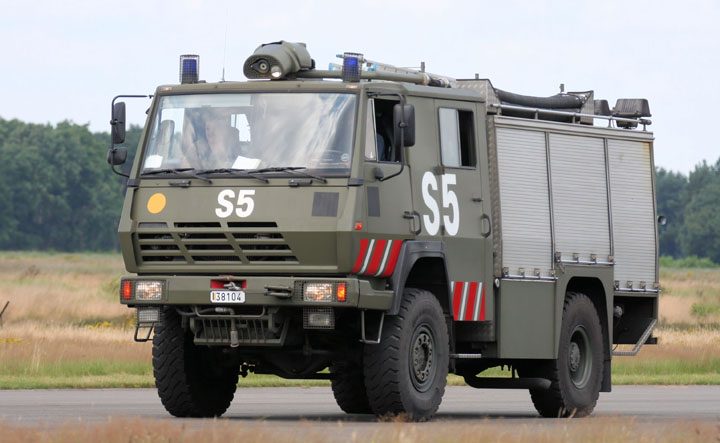 Fire Engines Photos - Steyr Watertender Belgium Airforce