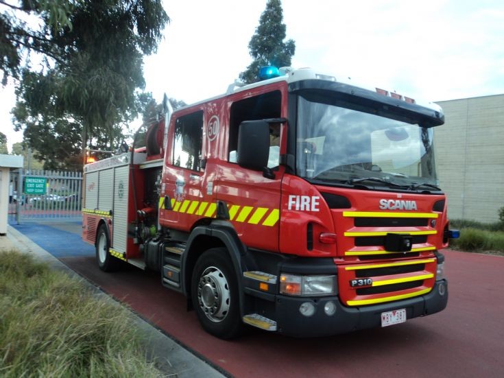 Fire Engines Photos - Melbourne Metropolitan Fire Brigade Scania