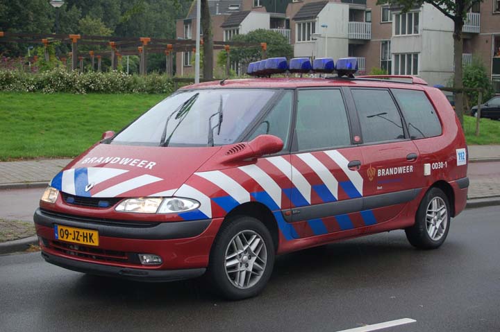 Fire Engines Photos - Officers car Renault District East Rotterdam