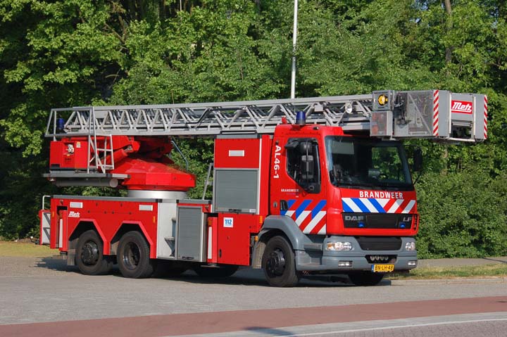 Fire Engines Photos - Brandweer Rotterdam, NL Turntable ladder DAF LF 55