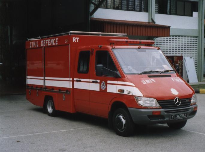 Fire Engines Photos - Singapore Mercedes Sprinter 314 CDi RT