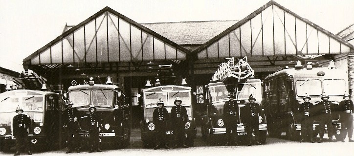 Fire Engines Photos - Plaistow Fire Station 1960s West Ham Fire Brigade