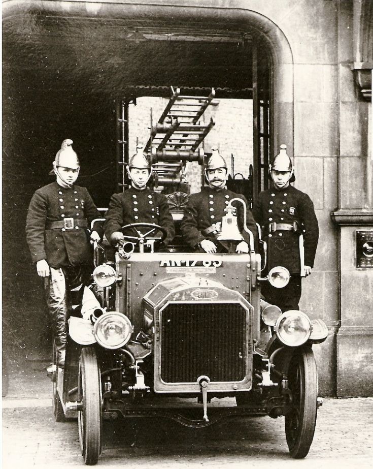 Fire Engines Photos - Dennis Braidwood PE AN1785 West Ham FB