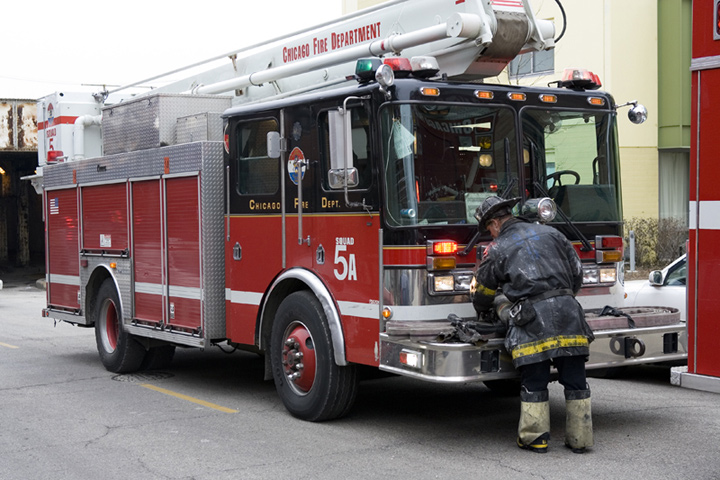 Fire Engines Photos - Chicago Fire Department - Squad 5