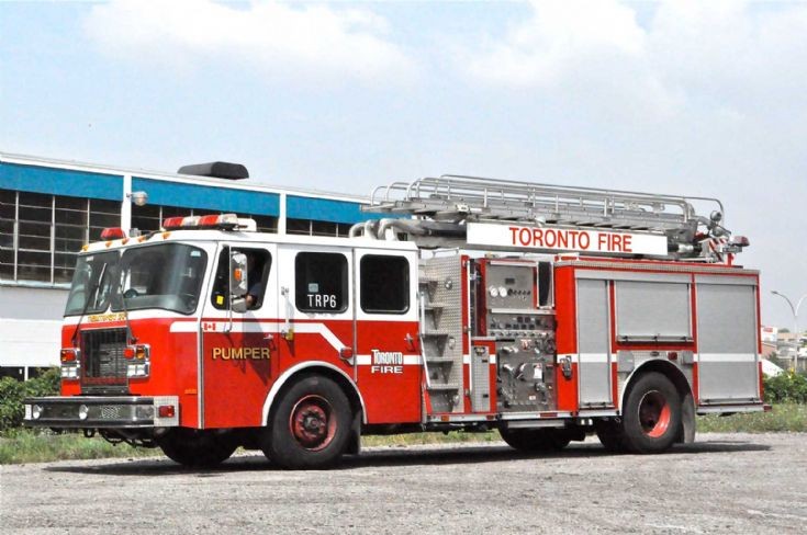 Fire Engines Photos - Toronto Fire Pumper 6