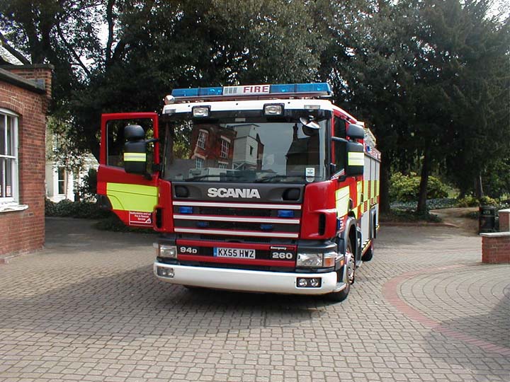Fire Engines Photos - Bedfordshire's Newest Rescue Pump