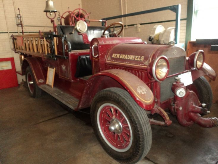 Fire Engines Photos - REO Pumper, New Braunfels, Texas USA