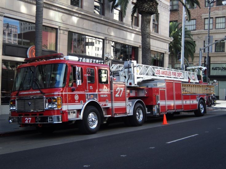 Fire Engines Photos - La France Ladder, Los Angeles, USA
