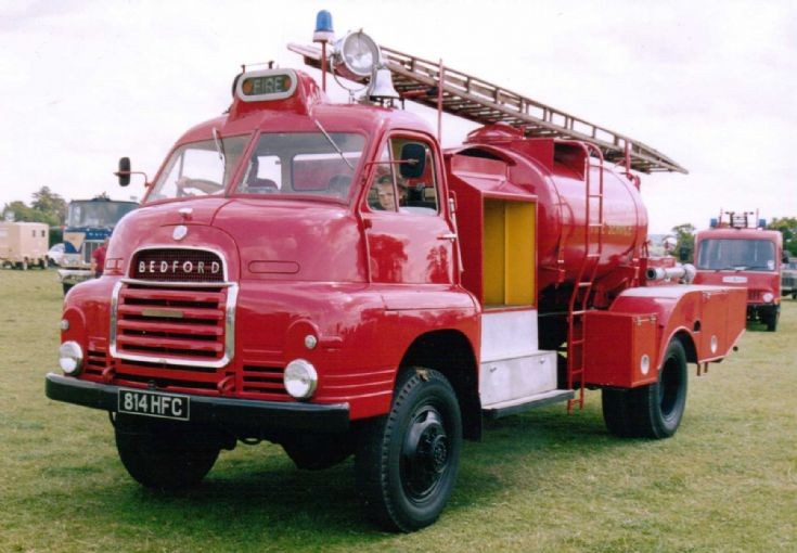 Fire Engines Photos - 1960 Bedford RL - Airport Fire Tender