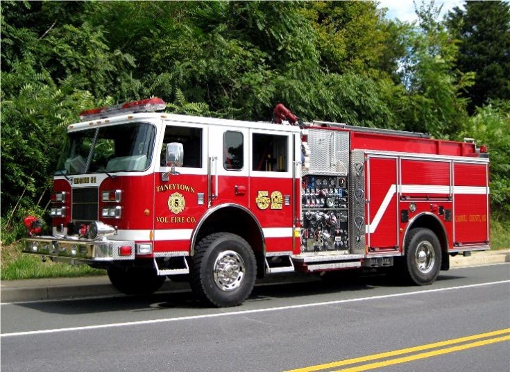 Fire Engines Photos - Taneytown,MD.; 2006 Pierce Saber