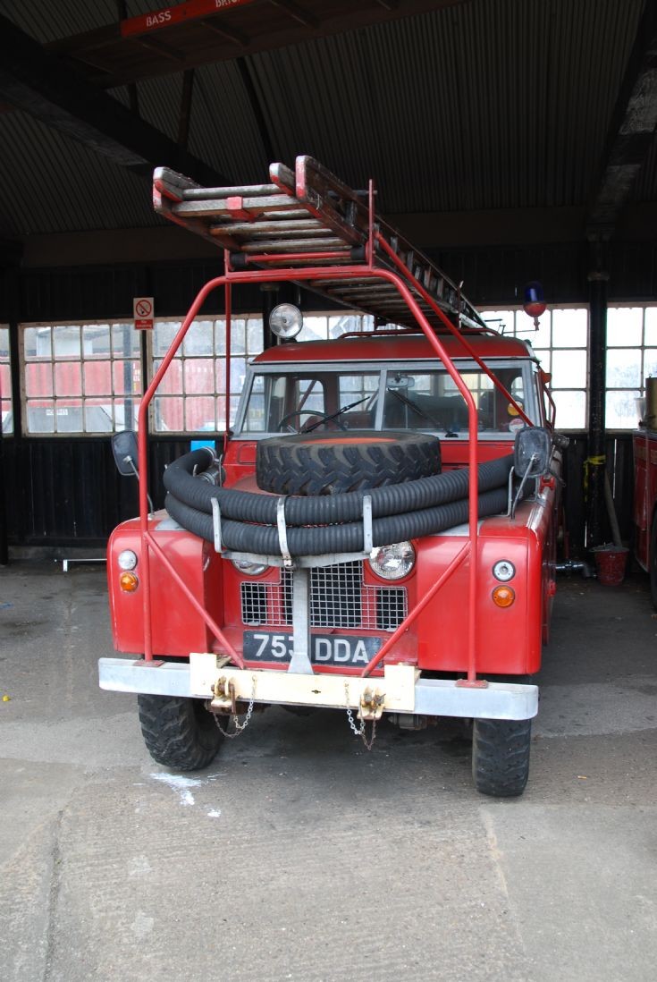 Fire Engines Photos - 753DDA, Land Rover with Redwing conversion