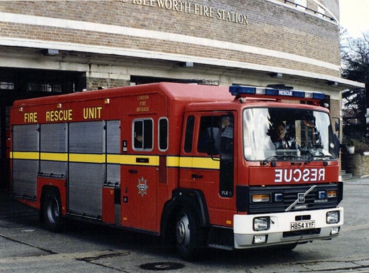 Fire Engines Photos - LFB G38 FRU
