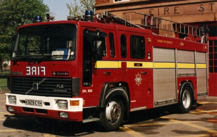 Fire Engines Photos - LFB H36 Volvo PL