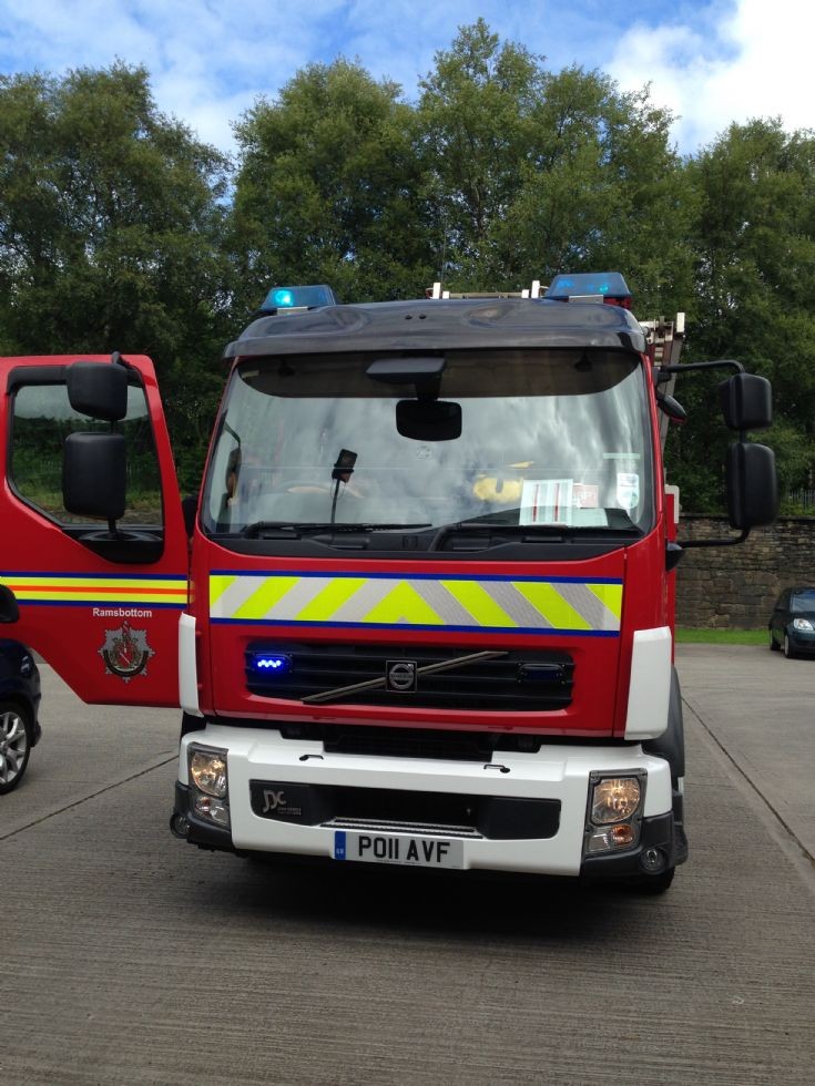 Fire Engines Photos - GMFRS Ramsbottom PO11AVF