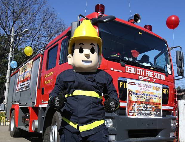 Fire Engines Photos - BFP Rosenbauer Firetruck