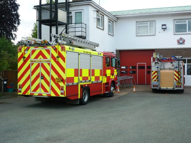 Fire Engines Photos - MAN TVAC WrL CU09AOS Mid&West Wales