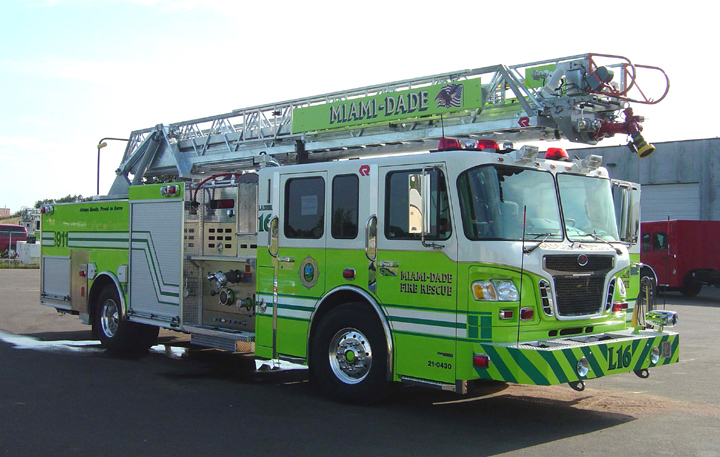 Fire Engines Photos - Rosenbauer Quint - Miami-Dade Fire and Rescue