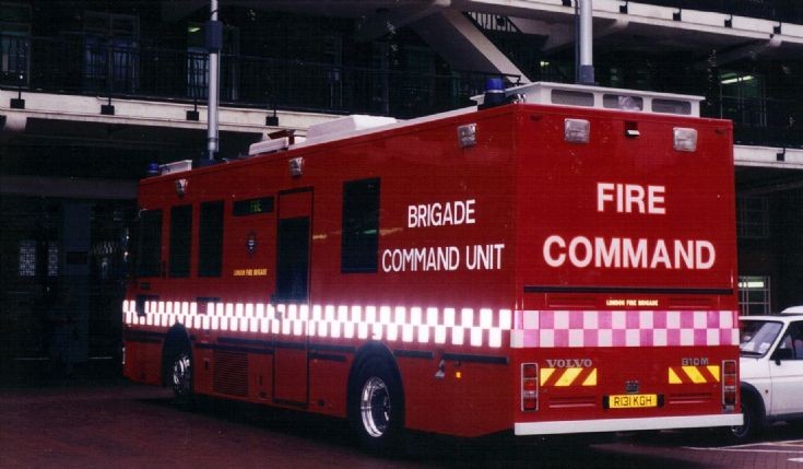 Fire Engines Photos - LFB rear of BCU1