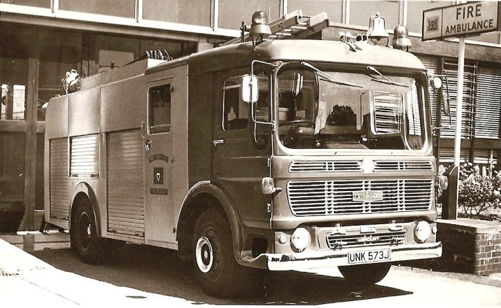 Fire Engines Photos - AEC HCB/A WrT Hertfordshire UNK573J
