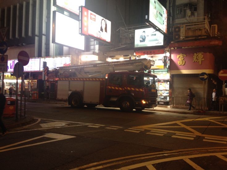Fire Engines Photos - Hong Kong appliance at night