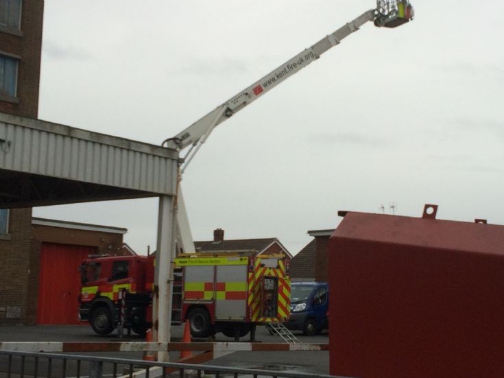 Fire Engines Photos - Kent Carp