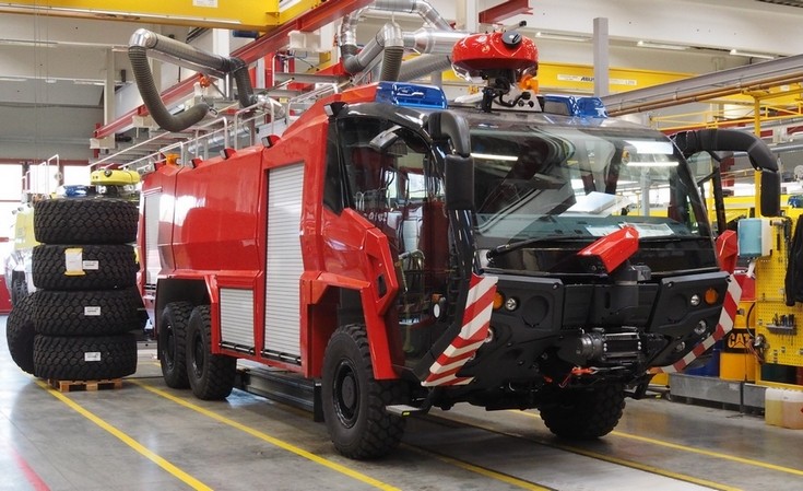 Fire Engines Photos - Rosenbauer Panther S 6x6
