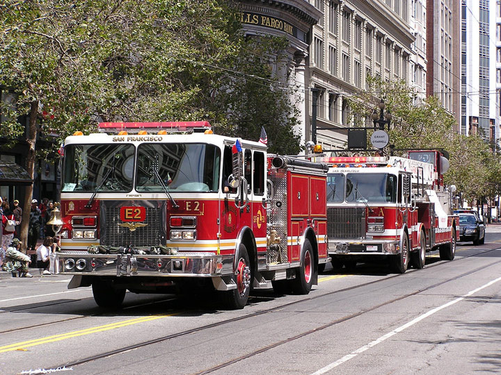 Fire Engines Photos - San Francisco Fire Department - Engine 2 - Truck 2