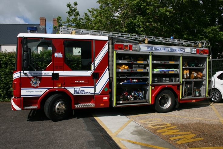 Fire Engines Photos - Steyning Dennis Rapier