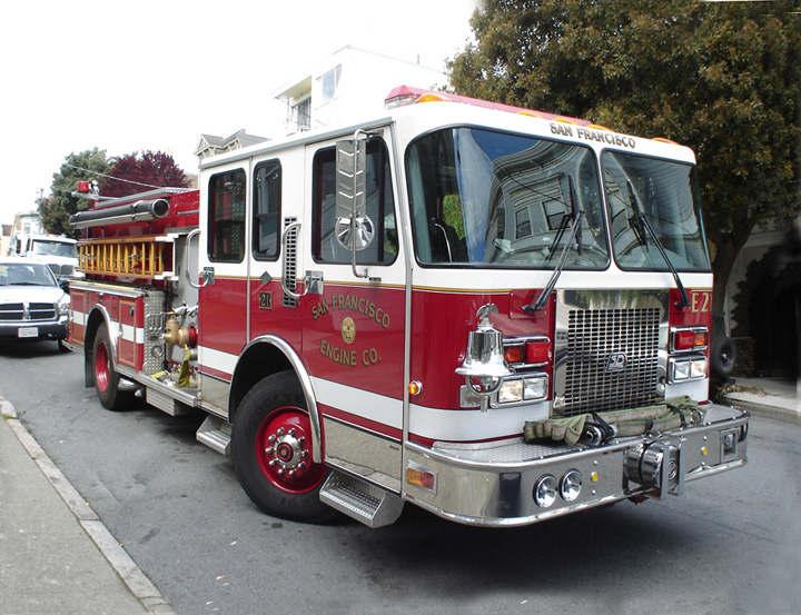 Fire Engines Photos - SFFD - Engine 21