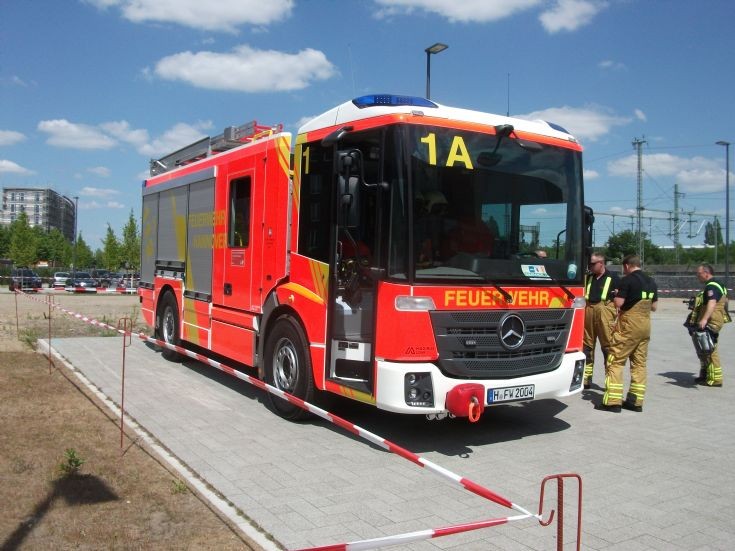 Fire Engines Photos - Feuerwehr Hannover HLF