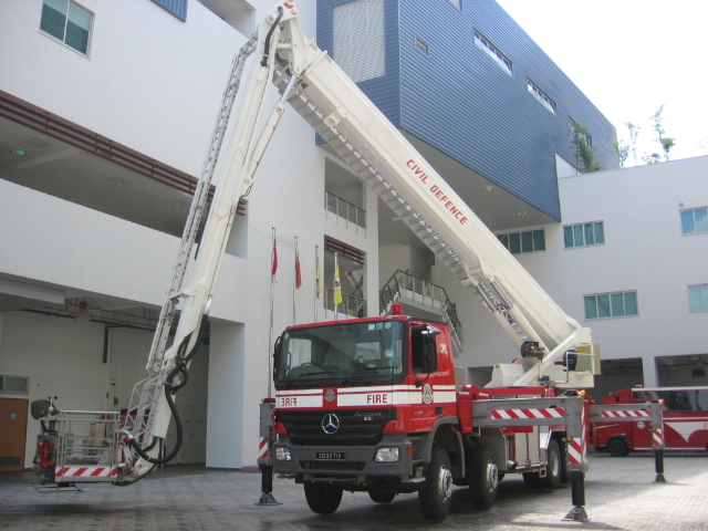 Fire Engines Photos - SCDF CPL Mercedes Singapore