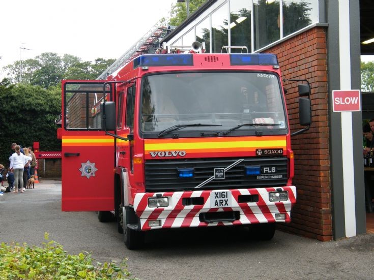 Volvo Saxon WrT Surrey X161ARX