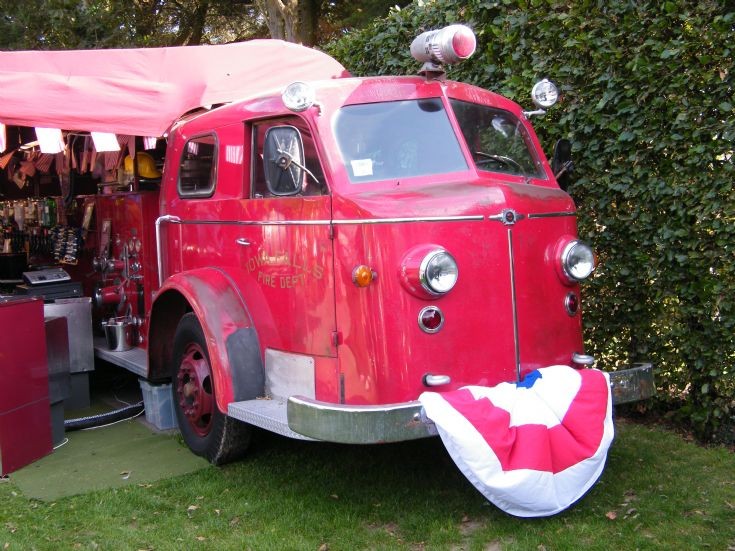 Fire Engines Photos - Fire Bar