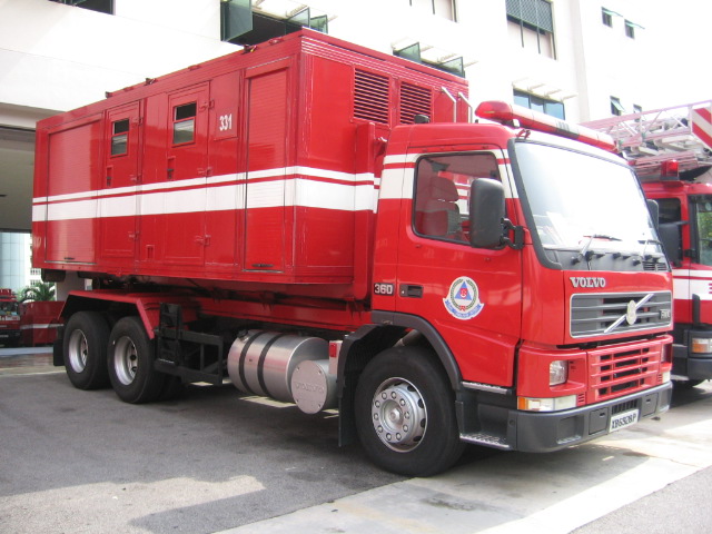 Fire Engines Photos - SCDF Hazmat Decontamination Pod HDP 331