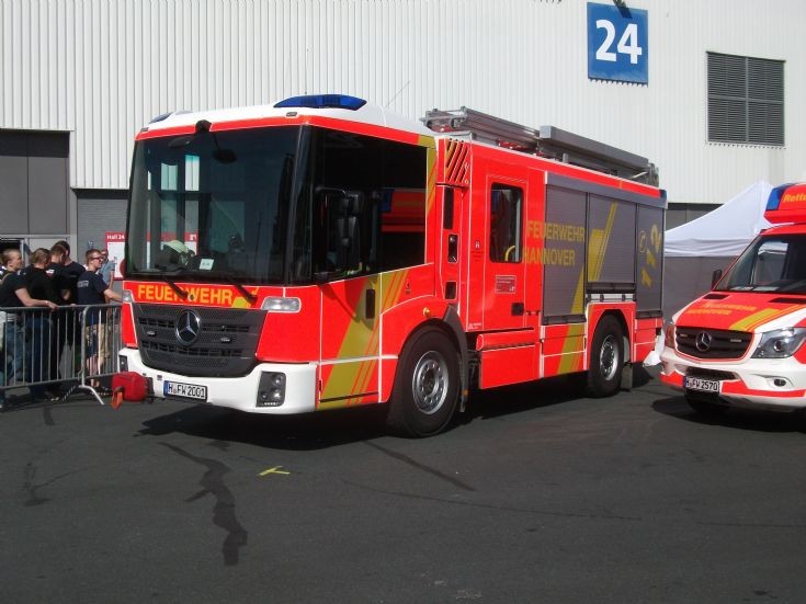 Fire Engines Photos - Hannover HLF H FW 2001