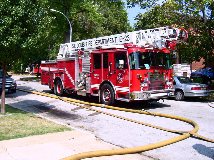 Fire Engines Photos - St. Louis Fire Department - Engine 23