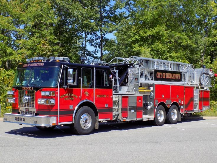 Fire Engines Photos - Middletown, CT Truck 1