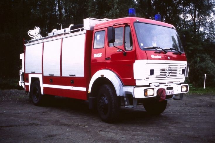 Fire Engines Photos - Material truck Mercedes