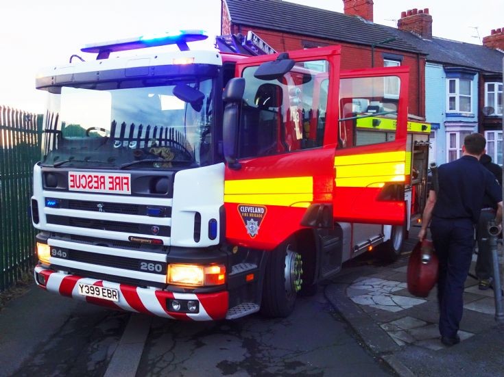 Fire Engines Photos - Scania P94 Y399EBR Cleveland Fire Brigade