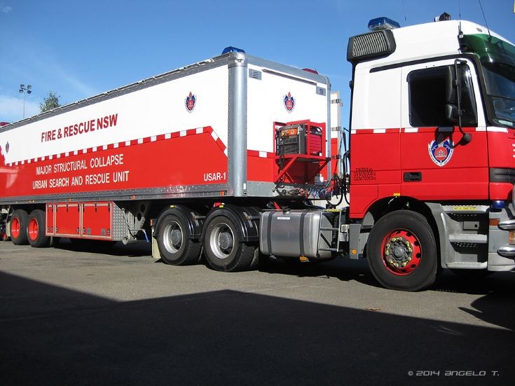 Fire Engines Photos - FRNSW USAR-1 Sydney Australia