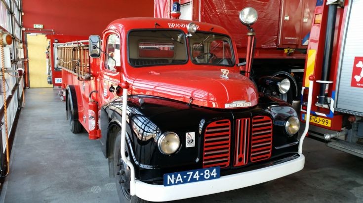 Fire Engines Photos - 1950 Austin K2 loadstar firetruck