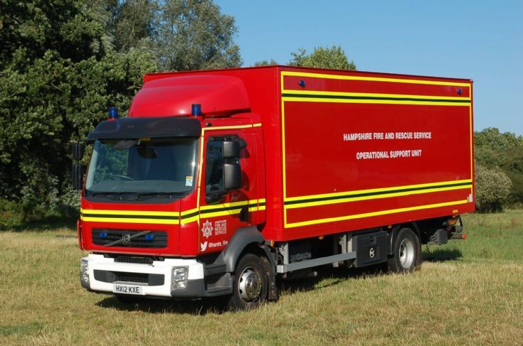 Fire Engines Photos - Hampshire Volvo Operational Support Unit